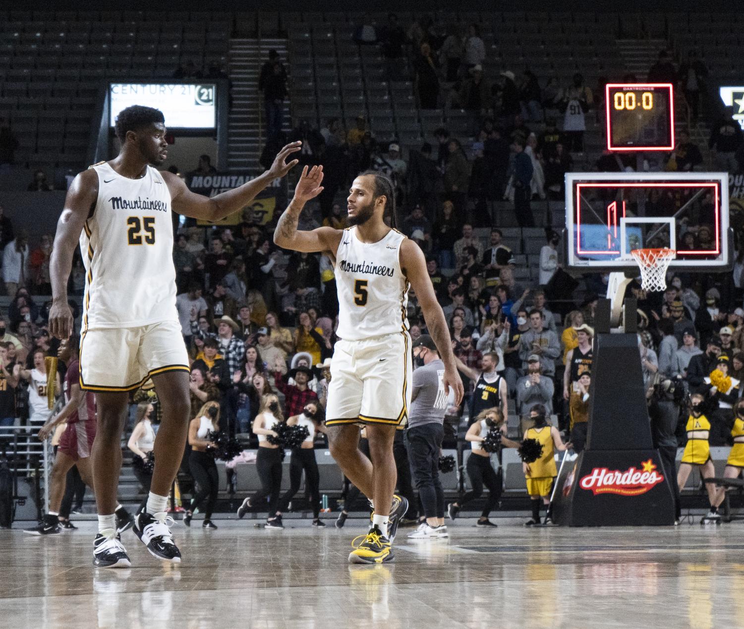 Gregory sets career-high, men's basketball takes sixth-straight win ...