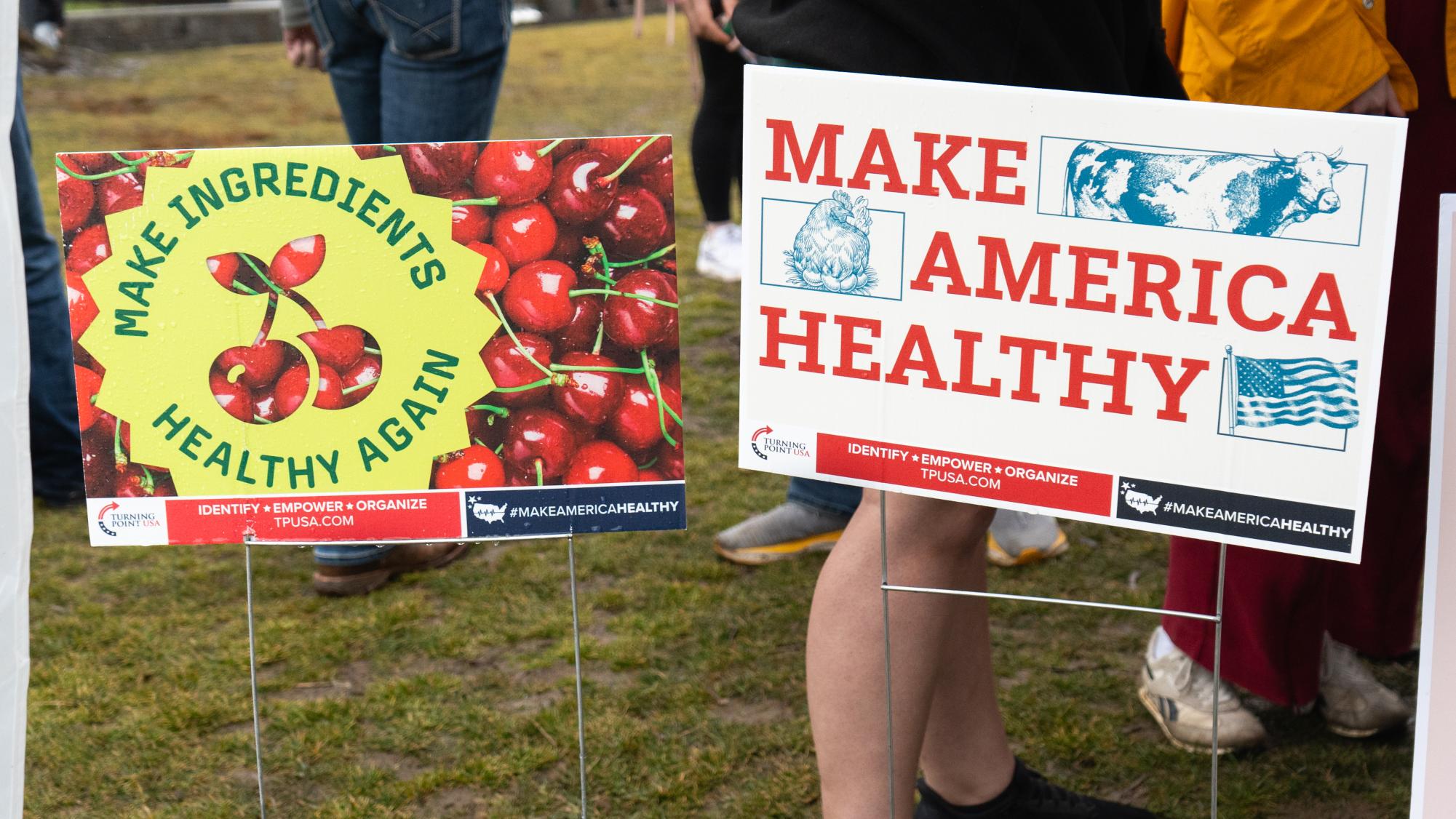 ‘Cows for Capitalism’ hits Sanford Mall – The Appalachian